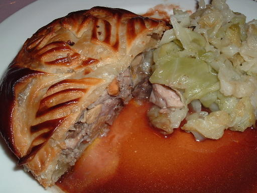 ル・ビストロ (1) 『雌キジとスペイン産ナッツ類とフォアグラのパイ包み焼き』: パイ日和